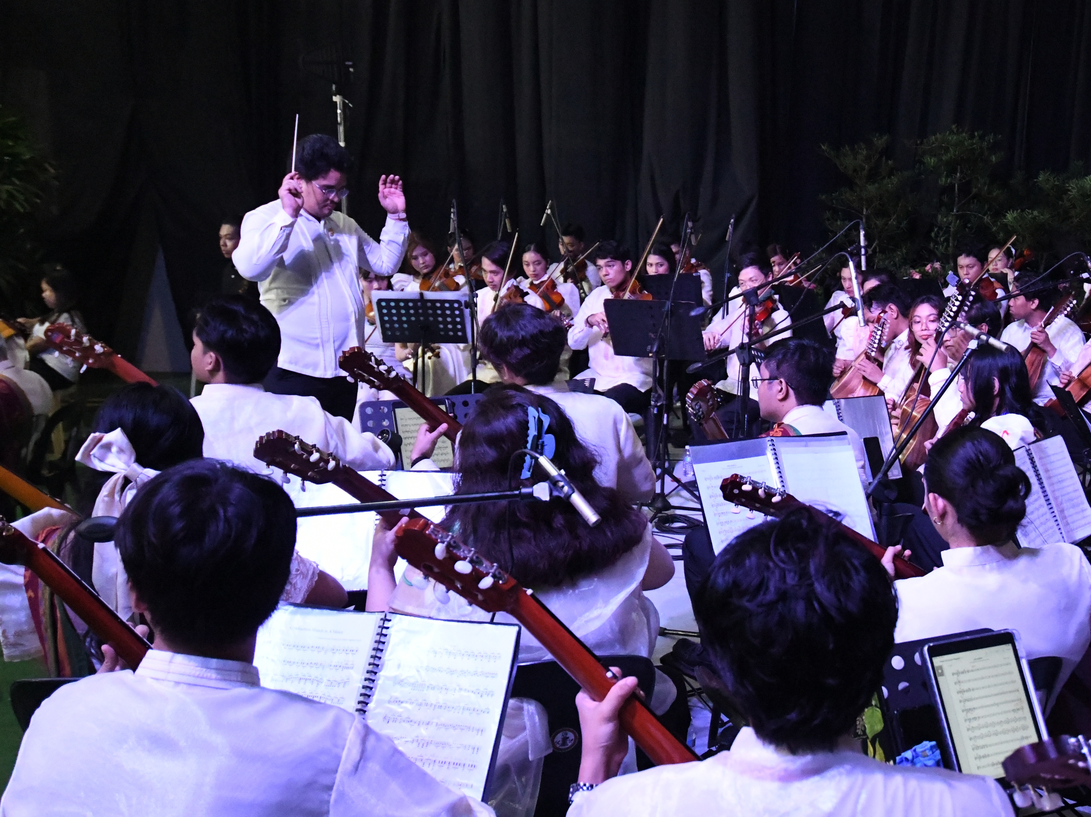 De Vera to UPLB grads: “Are you up to genuine public service ...