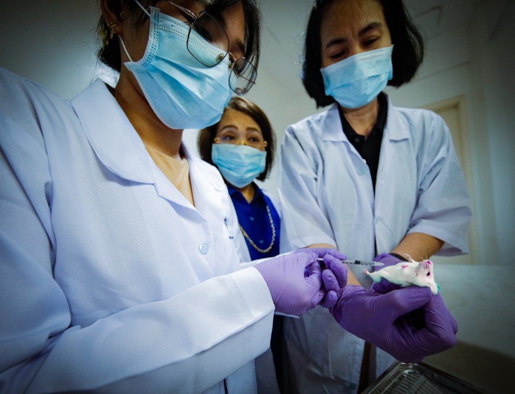 UP Marine Scientists Propose Sponge-Powered Combo to Combat Breast ...